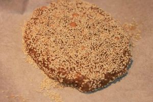 Chinese Sesame Soft Candy (Zhi Ma Ruan Tang 芝麻软糖) - Chinese Food Wiki
